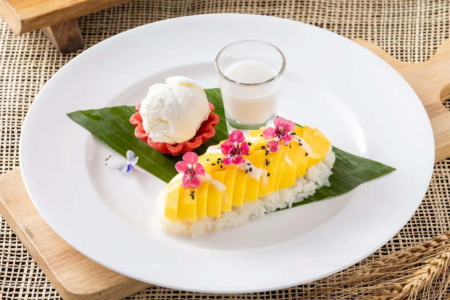 Thai Food: Khao Niew Ma Muang | Bangkok Heaven